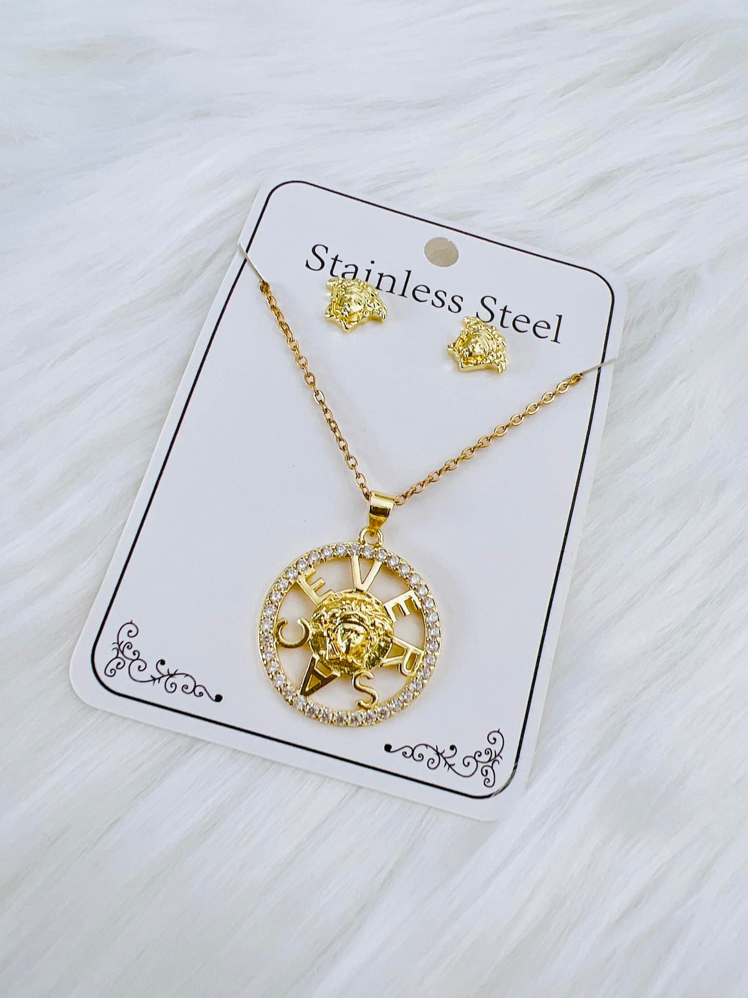 COLLAR Y ARETE VERSACE – Frida Joyería