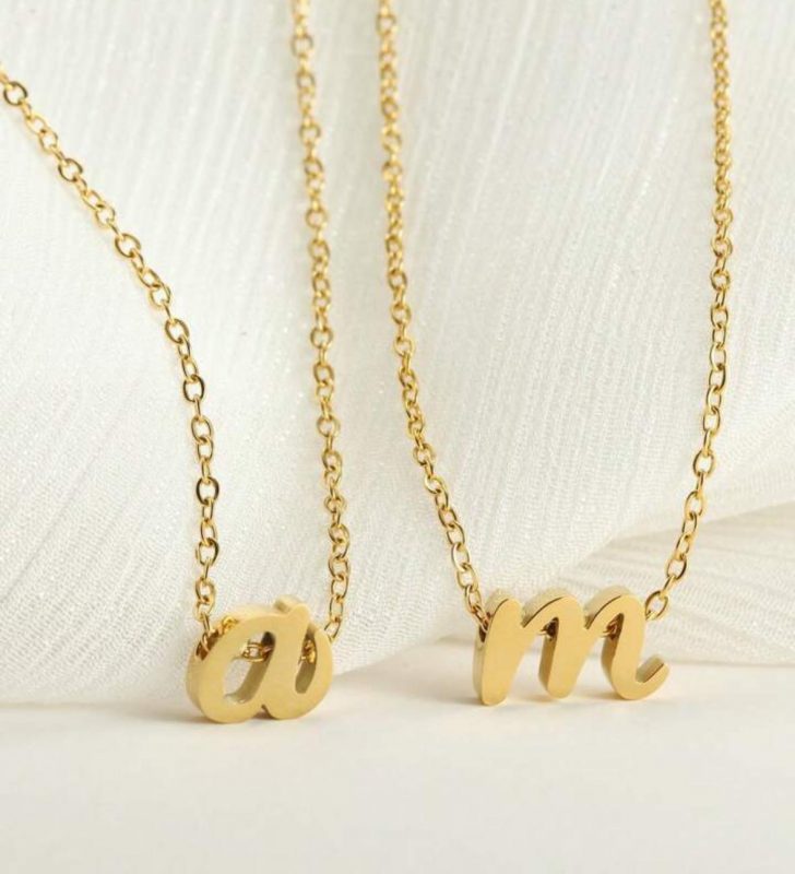 COLLAR INICIAL CURSIVA – Frida Joyería