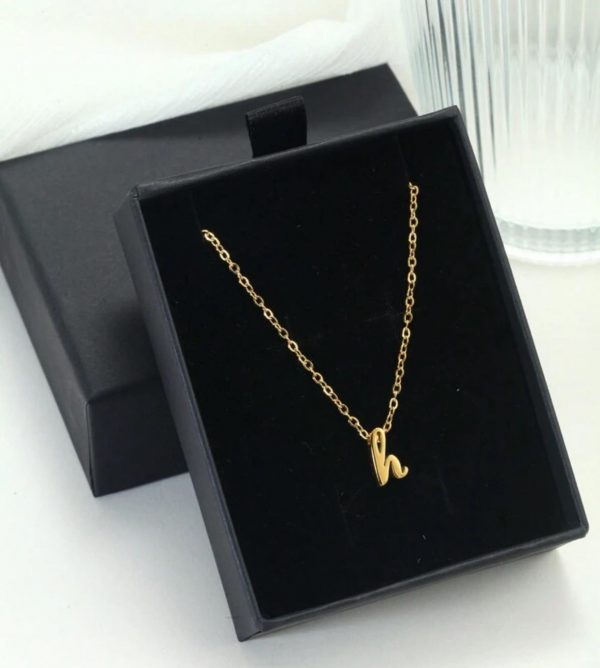 COLLAR INICIAL CURSIVA – Frida Joyería