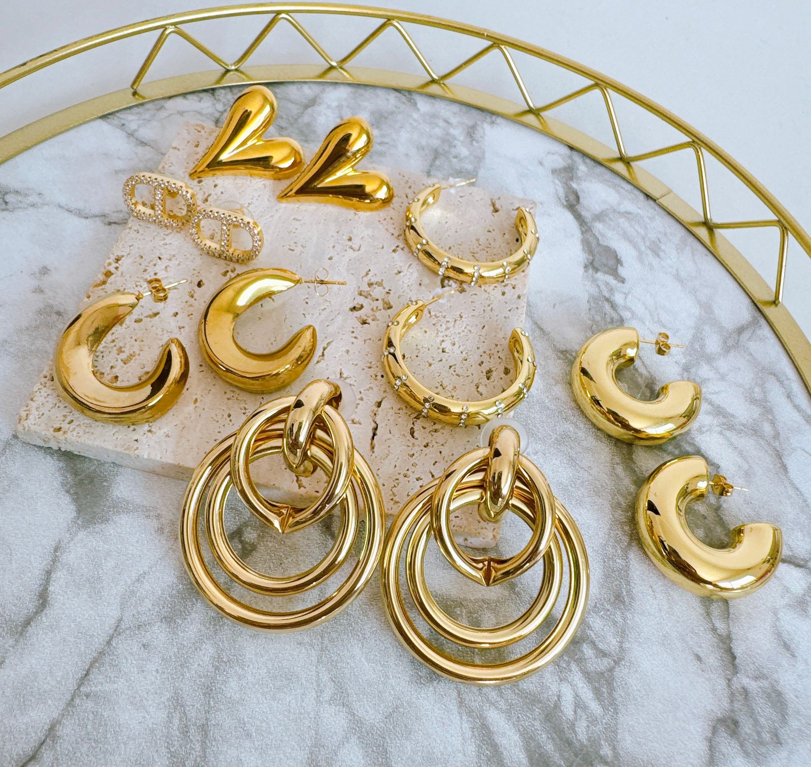 ARETES O ARRACADAS VARIADAS – Frida Joyería