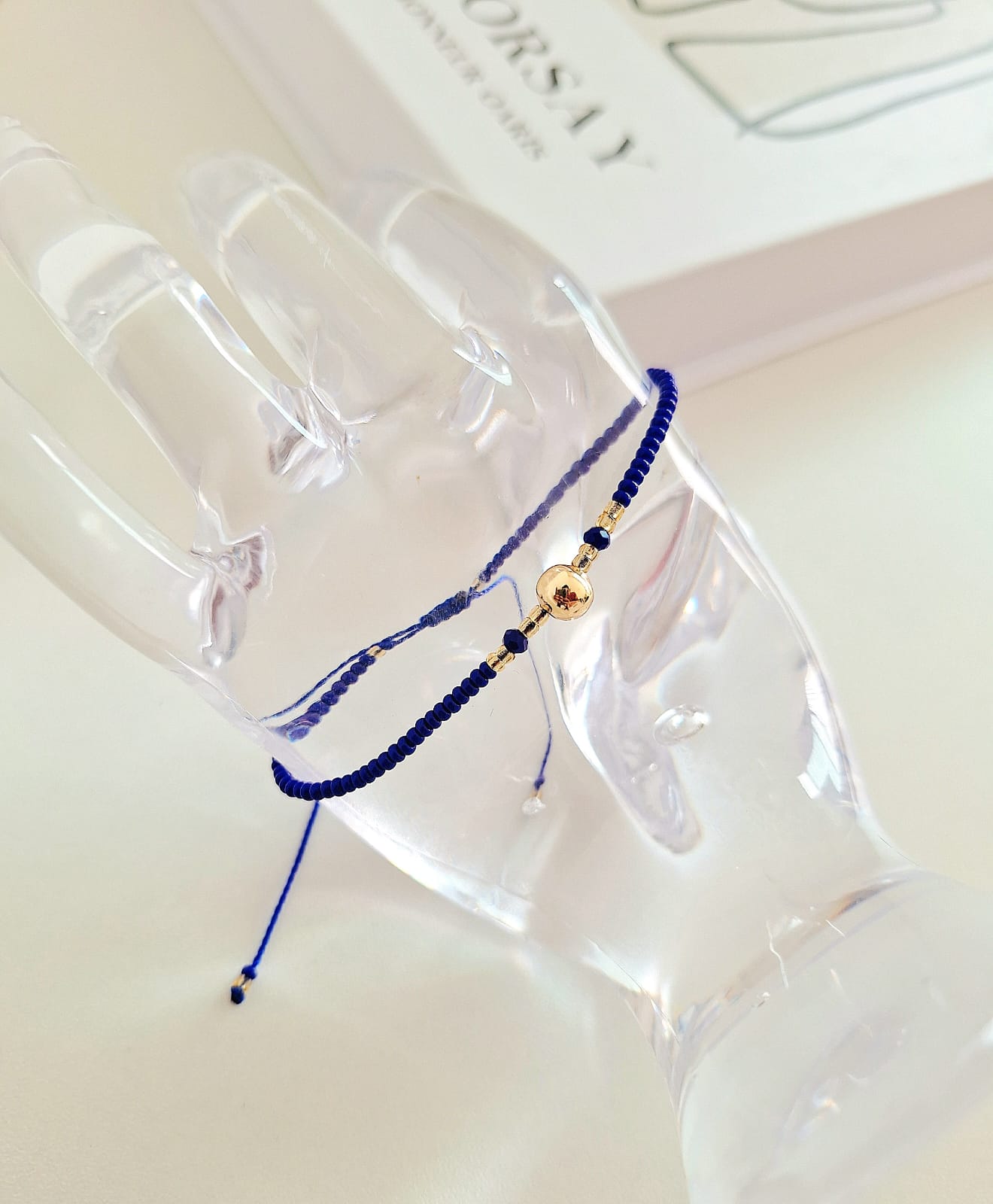 PULSERA HILO BOLITA – Frida Joyería