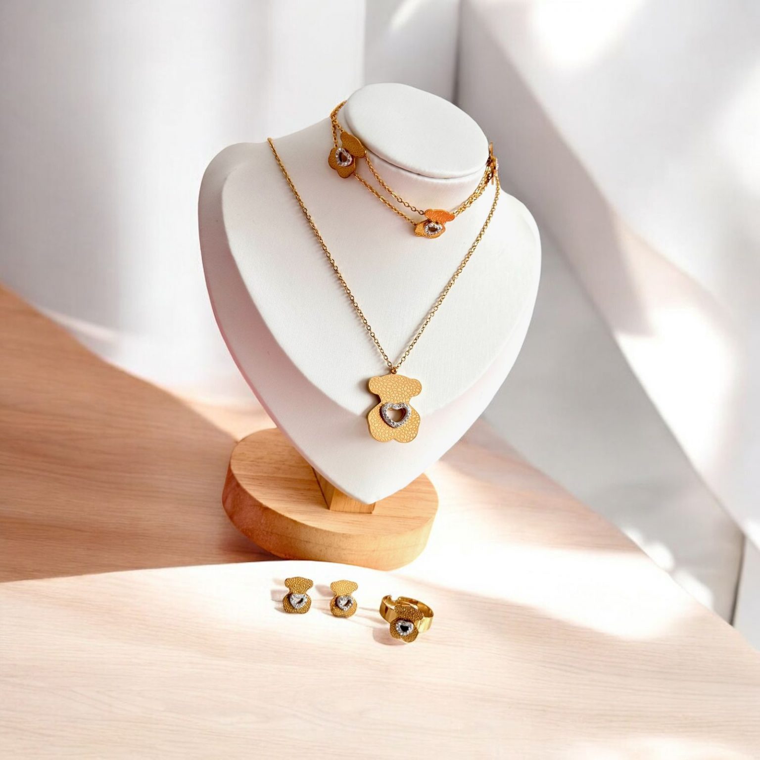 JUEGO COMPLETO TOUS CORAZON CRISTAL – Frida Joyería