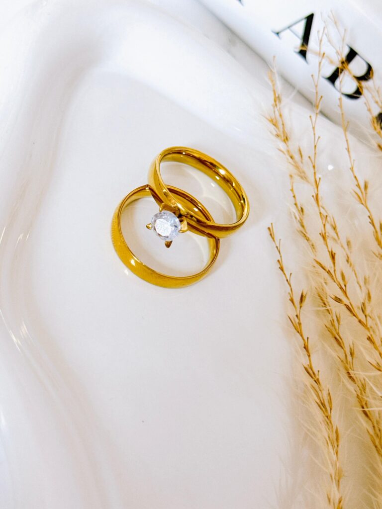 ANILLO DUO Y CRISTAL DORADO – Frida Joyería