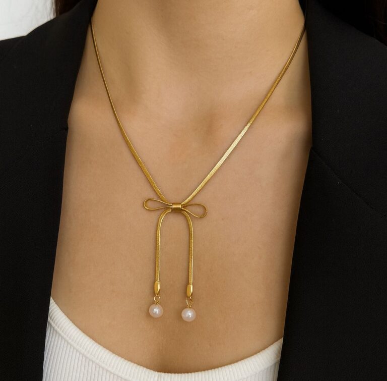 COLLAR PANZA DE VIBORA Y MOÑO CON PERLA – Frida Joyería